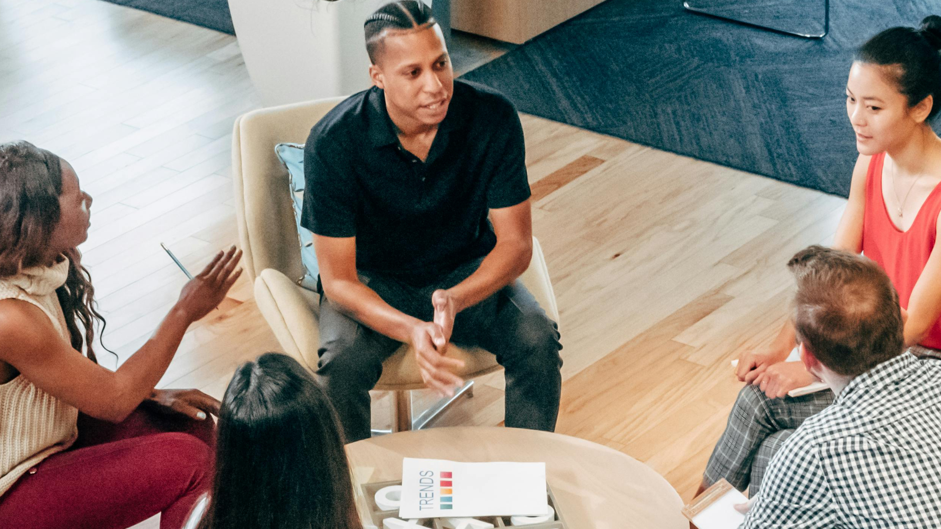 Qué es una reunión de kick off y cómo hacerla paso a paso - Laborum Blog